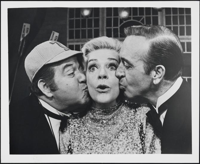 For Valentines Day: Stage Kisses and Musical Love Songs – New York Theater